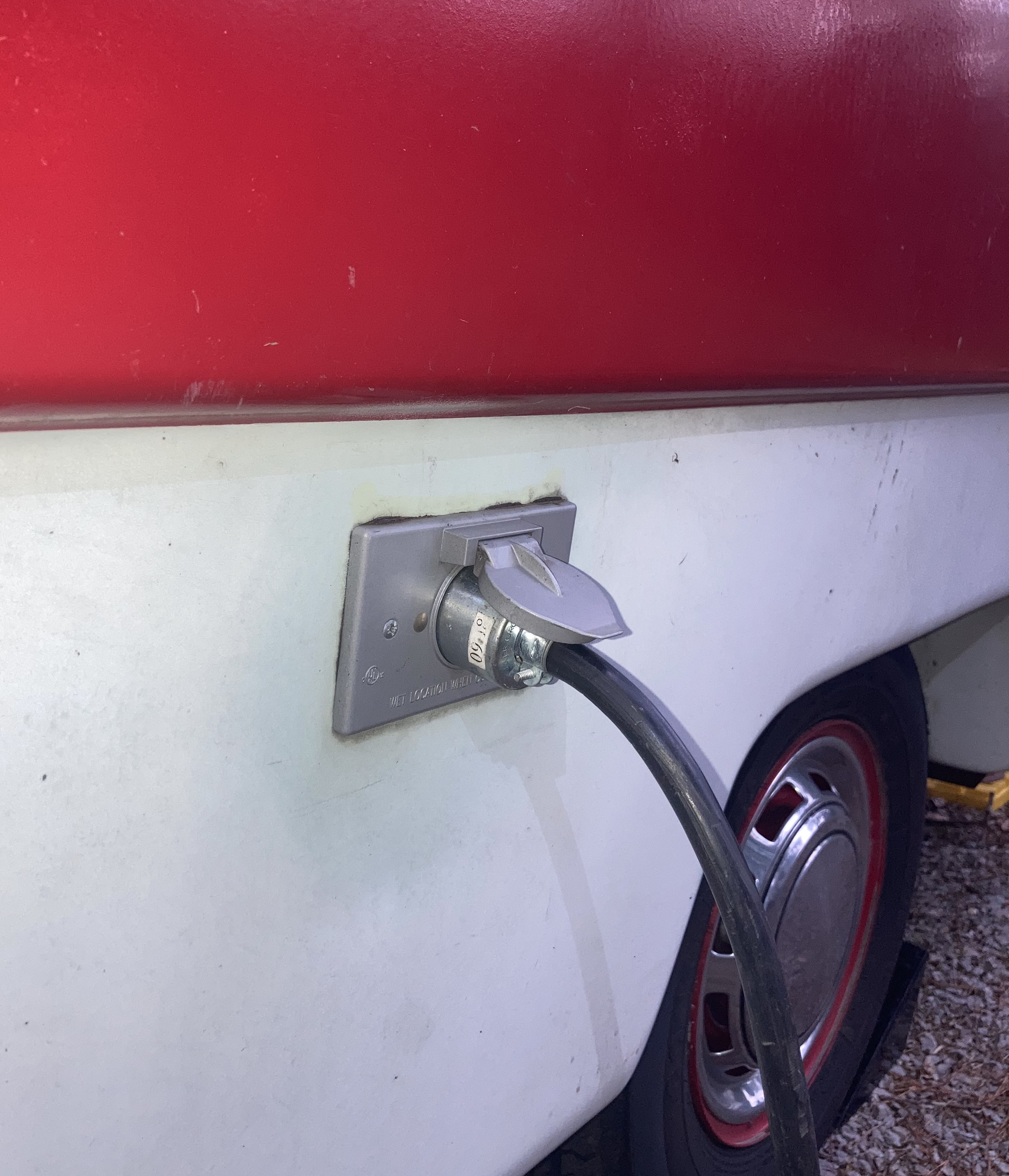 Trailer Tips – Hunter Compact Fiberglass Campers